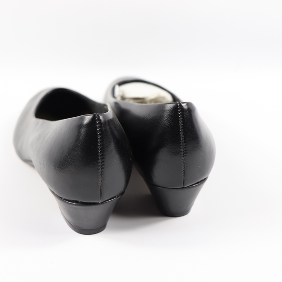 Shoes | Soft Syle Hush Puppies Womens 7 Low Heel Shoes | Poshmark